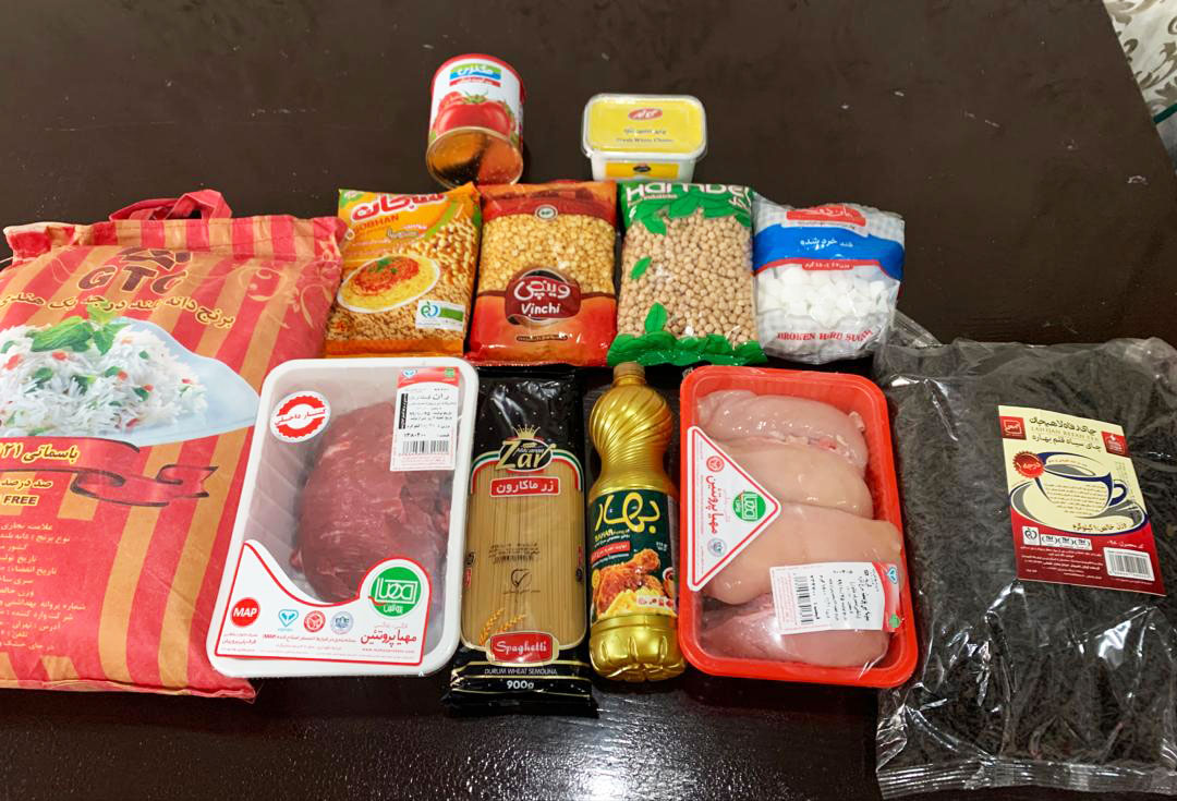Distribution of food packages among the households covered by the ...